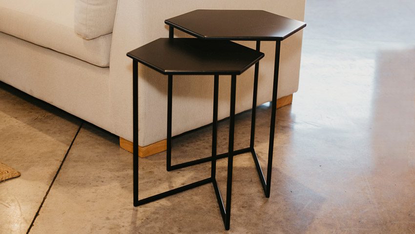 MESA LUCK NEGRA - Muebles y Sillones